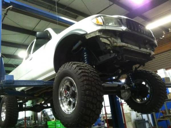 Photo Gallery - Tacoma Straight Axle Kit